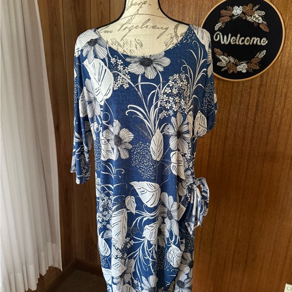 Signature by Robbie Bee | Dresses | Signature By Robbie Bee Blue And ...